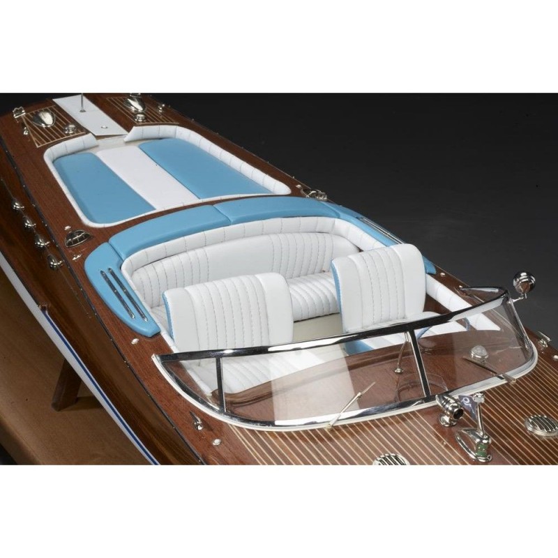 Italian Runabout Riva 1/10 bateau en bois Amati - 1608