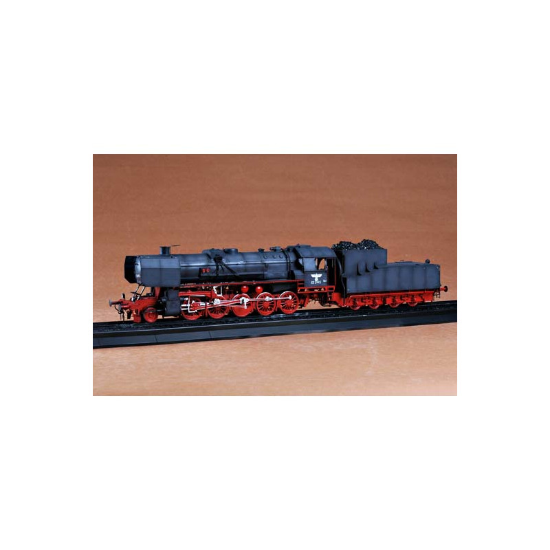 Kriegslokomotive BR52 locomotive with 1/35 Trumpeter tender - TR00210