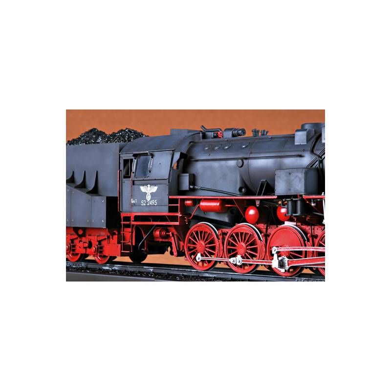 Kriegslokomotive BR52 locomotive with 1/35 Trumpeter tender - TR00210